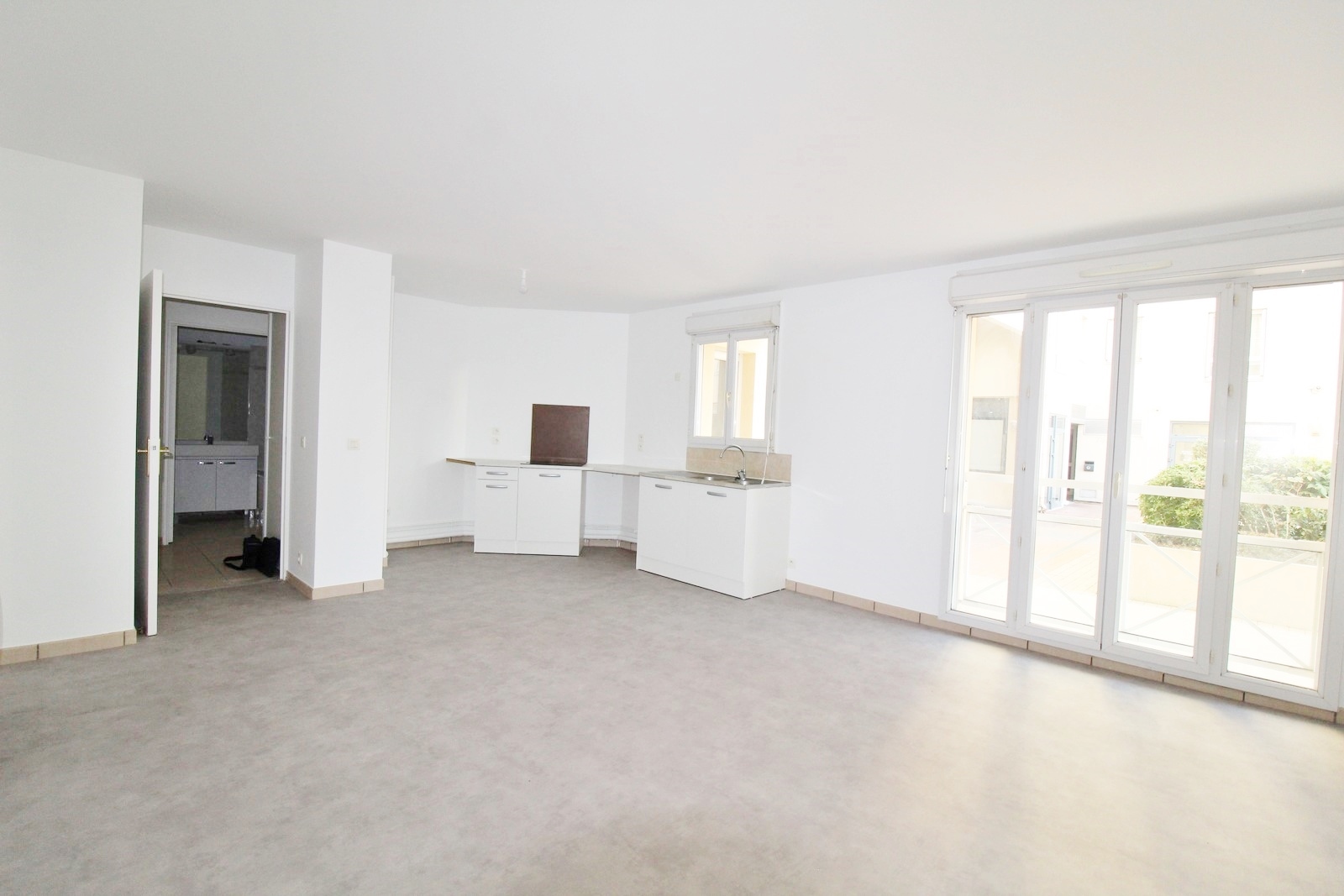 Vente Dans résidence sécurisée, situé au RDC, bel appartement F2 avec ...